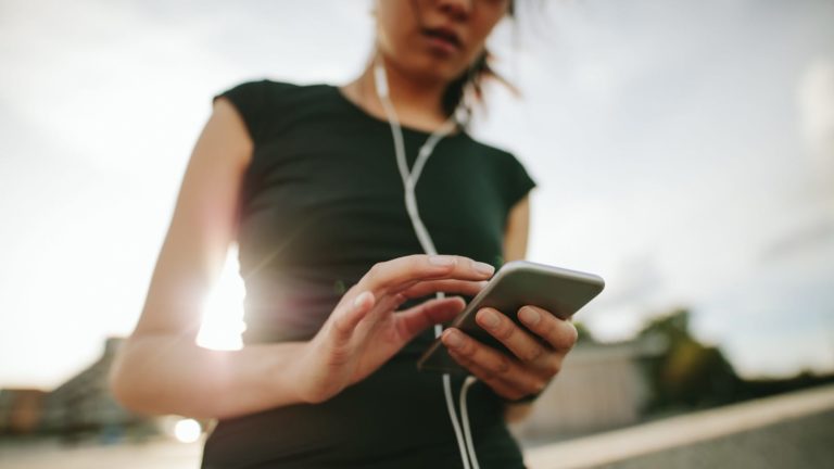 How To Carry Your Phone While Running? (Can't Run Without It!)