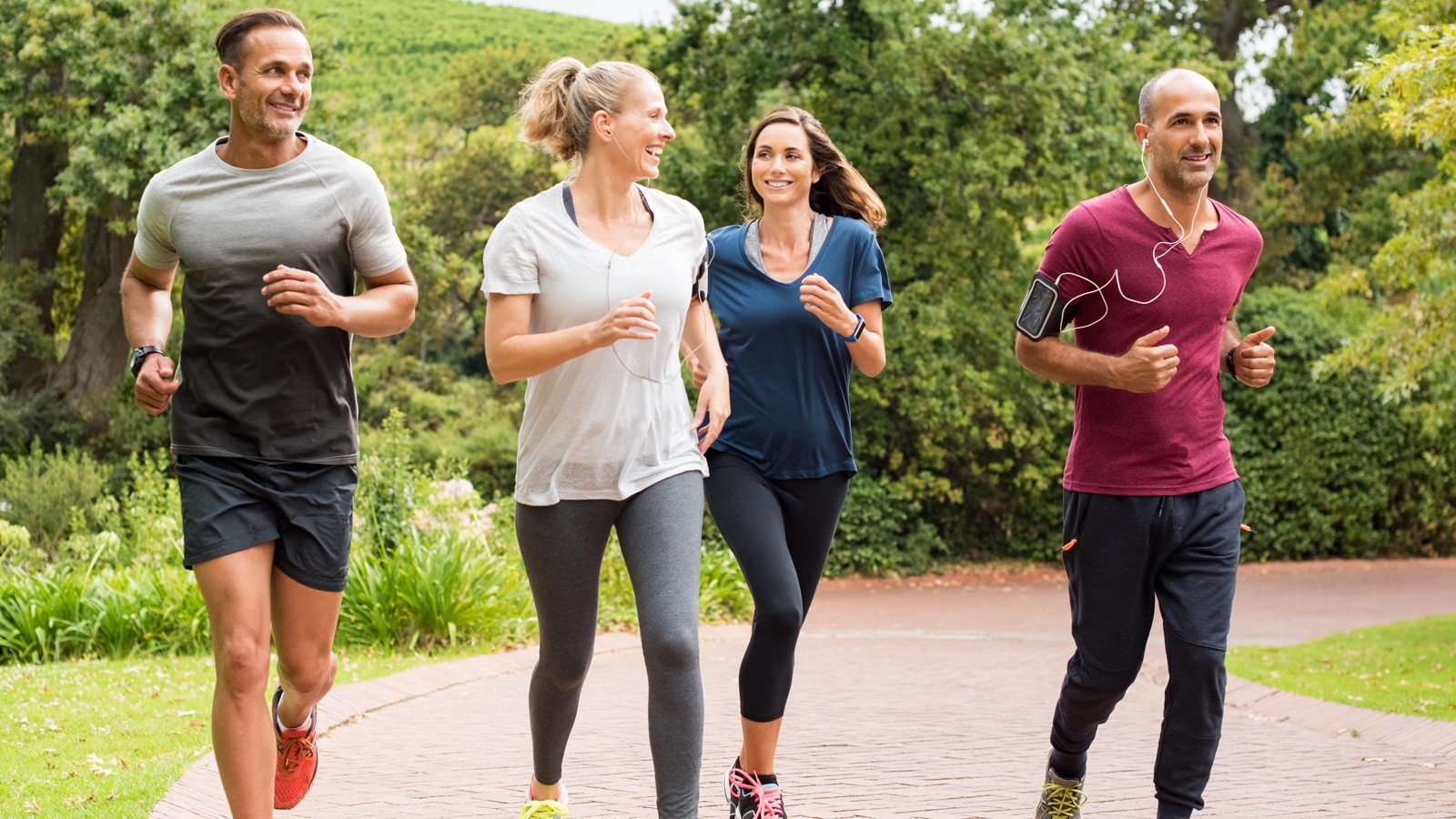 How To Get A Runner's Body: Physique + 7 Training Tips