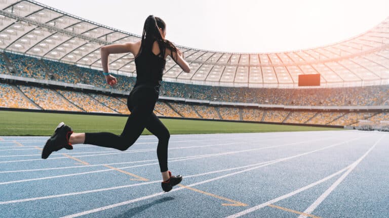 How To Get A Runner's Body: Physique + 7 Training Tips