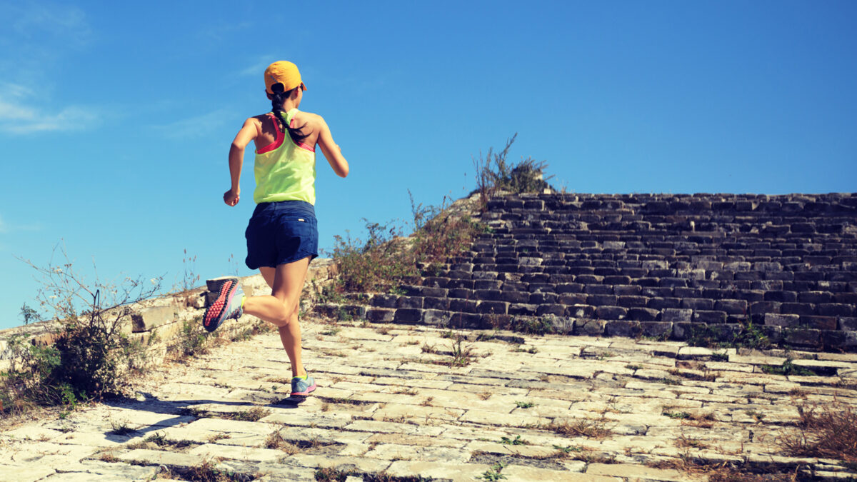 5 Hill Repeat Workouts To Become A Stronger, Faster Runner - Love Life ...