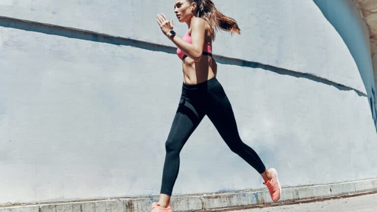 How To Get A Runner's Body: Physique + 7 Training Tips